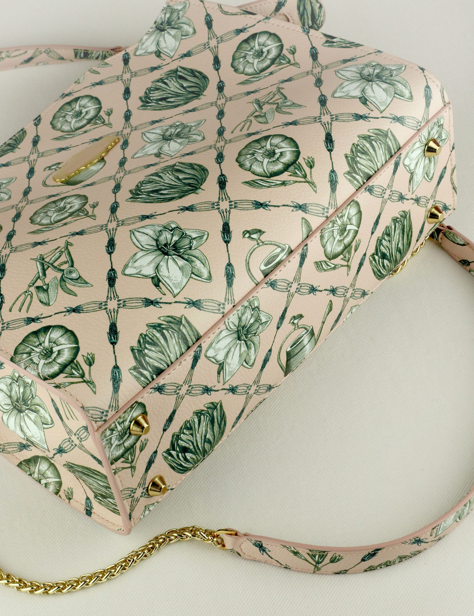 Agnes Toth Studio - 'GARDENER'